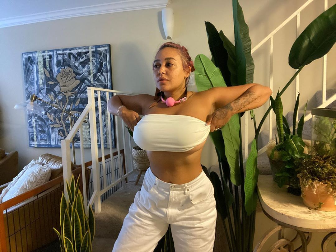 Jeez she's beautiful | Scrolller