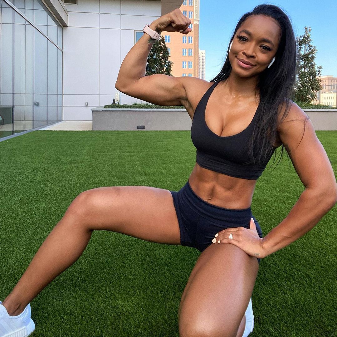 Jenna De León | Scrolller