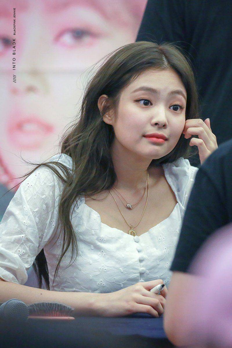 Jennie | Scrolller