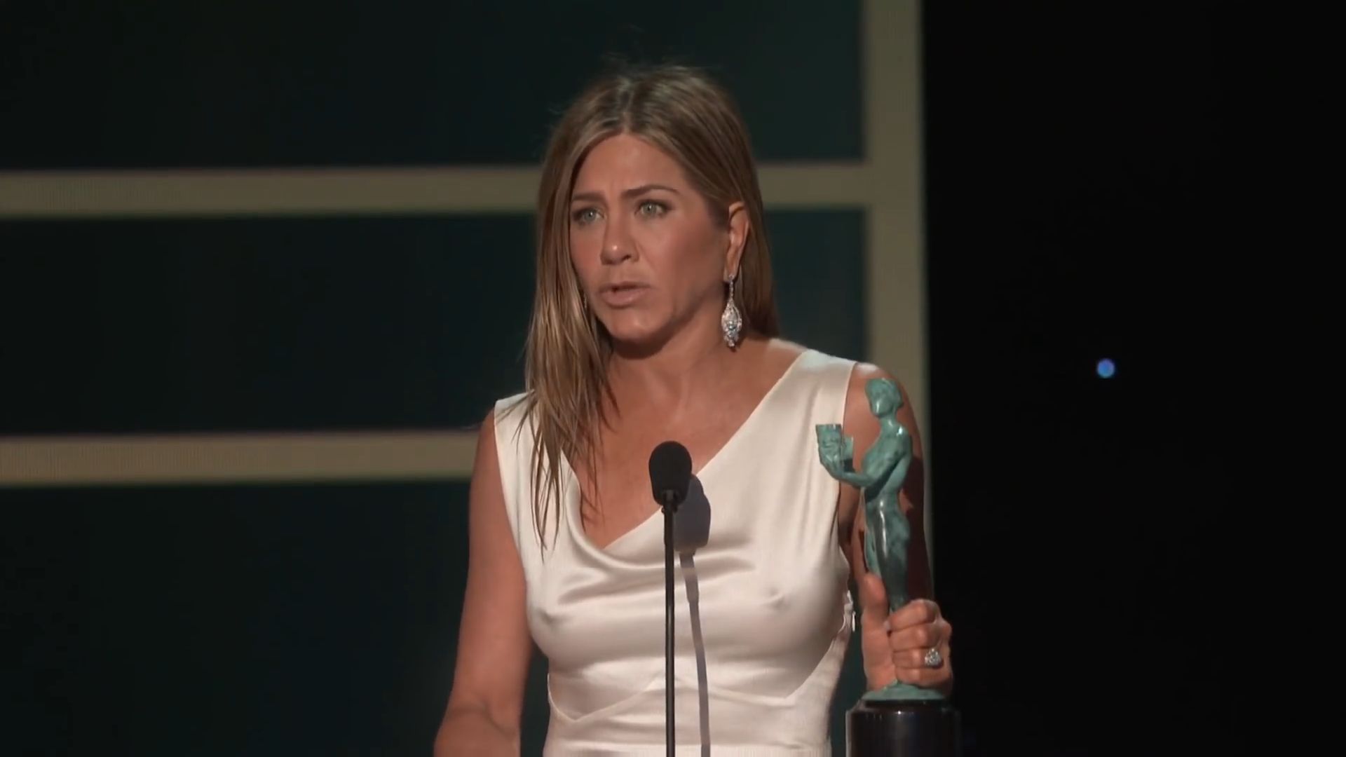 Jennifer Aniston loved winning her SAG | Scrolller