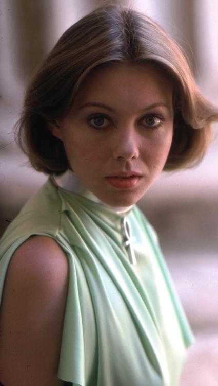 Jenny Agutter | Scrolller