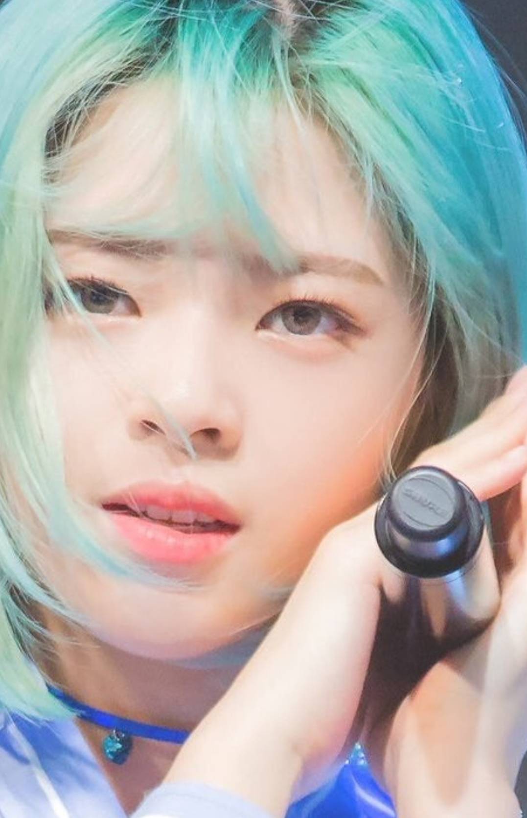 Jeongyeon - light eyes, green hair | Scrolller