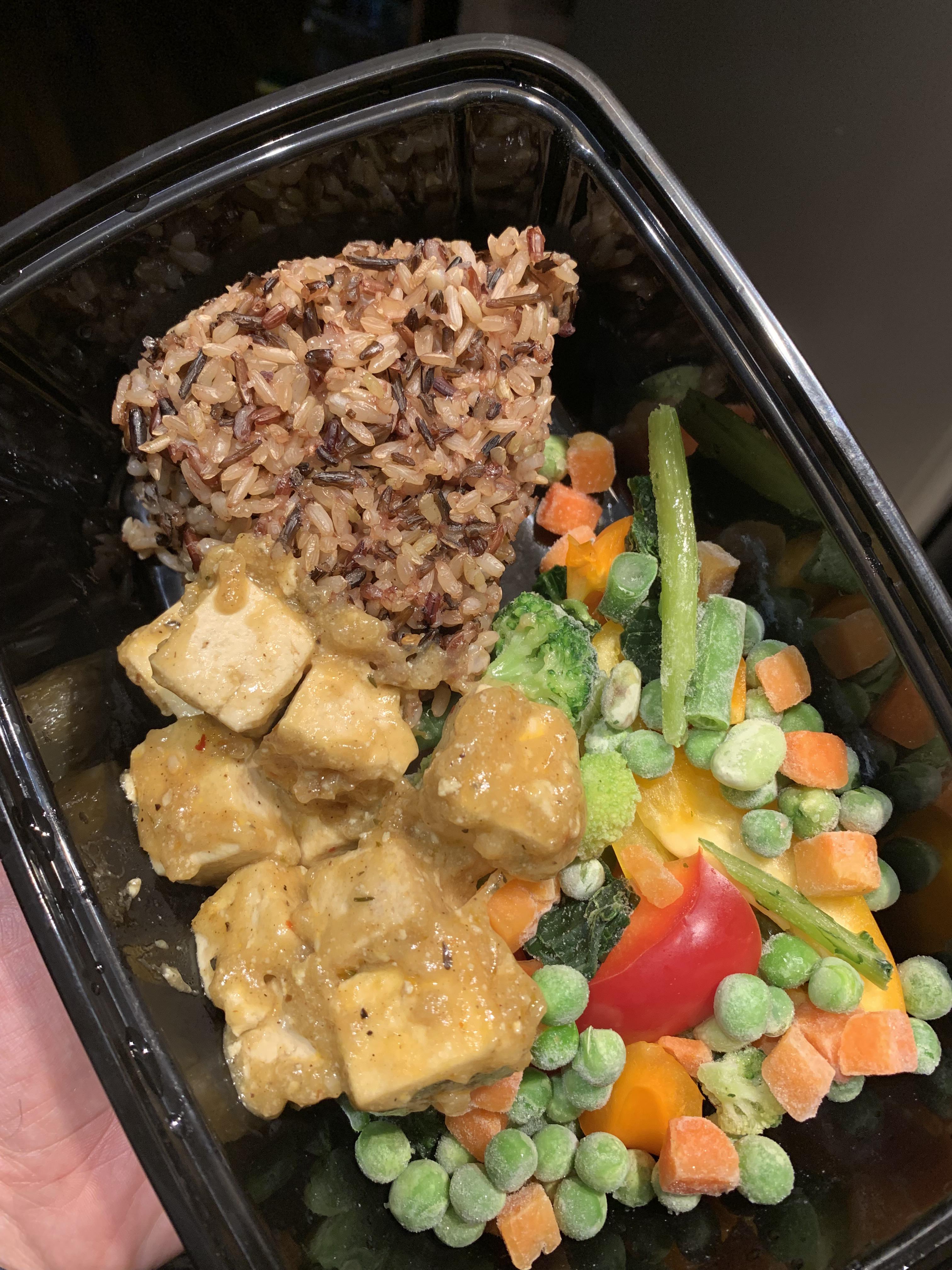 Jerk tofu with rice and veggies | Scrolller