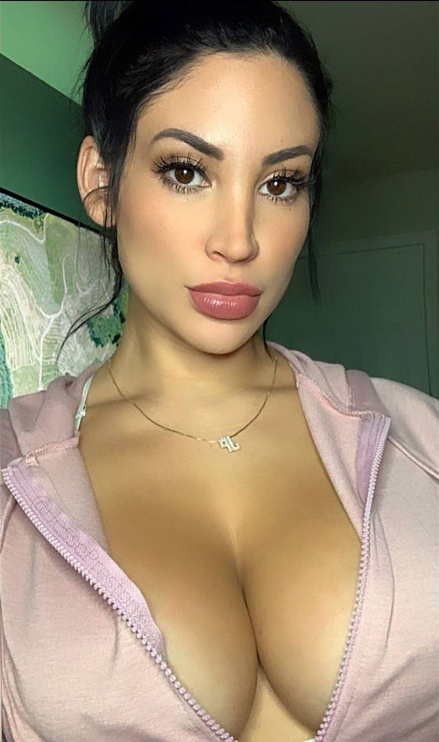 Jesse preston | Scrolller