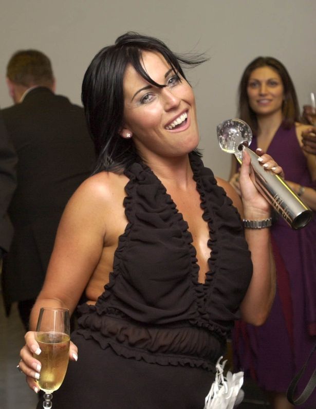 Jessie Wallace | Scrolller