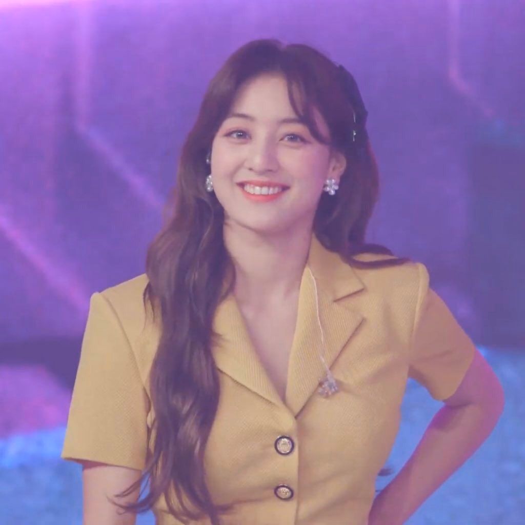 Jihyo | Scrolller