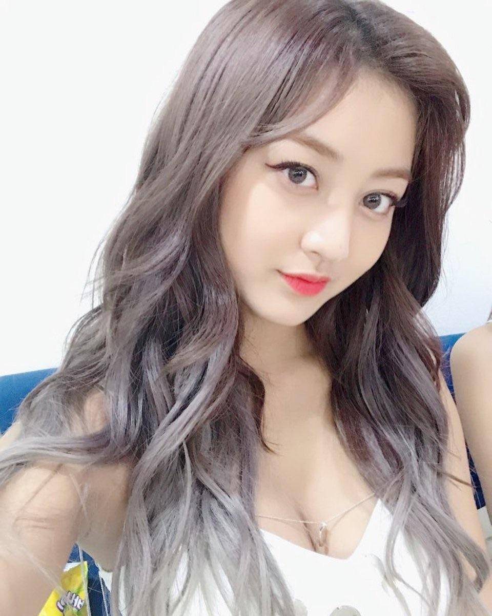 Jihyo Selca | Scrolller