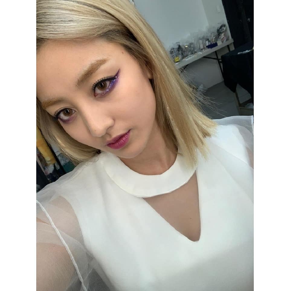 Jihyo Selca | Scrolller