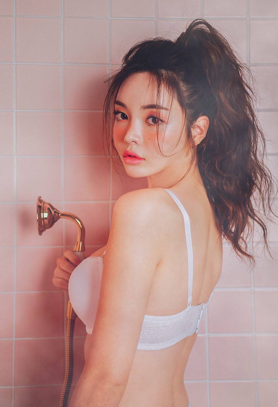 Jin Hee - Lingerie Set - 19.05.2018 | Scrolller