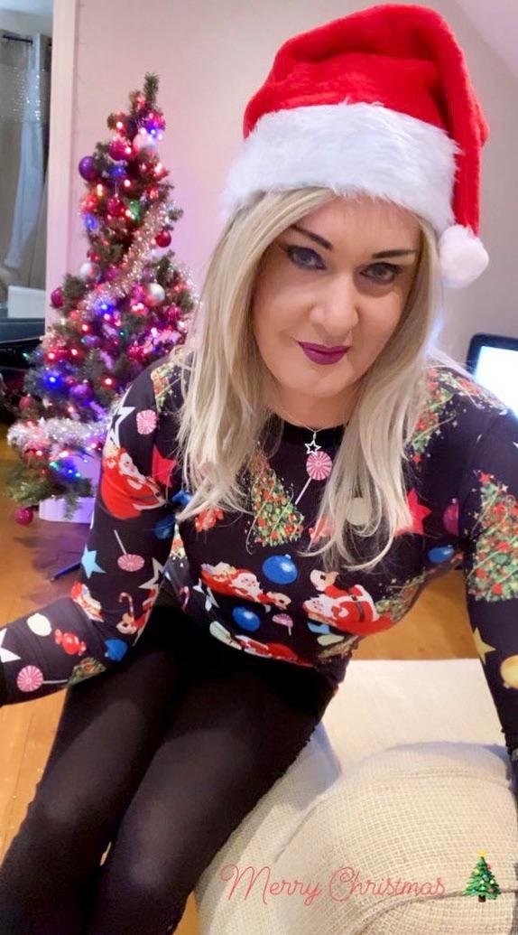 Jingle bells 🔔 | Scrolller