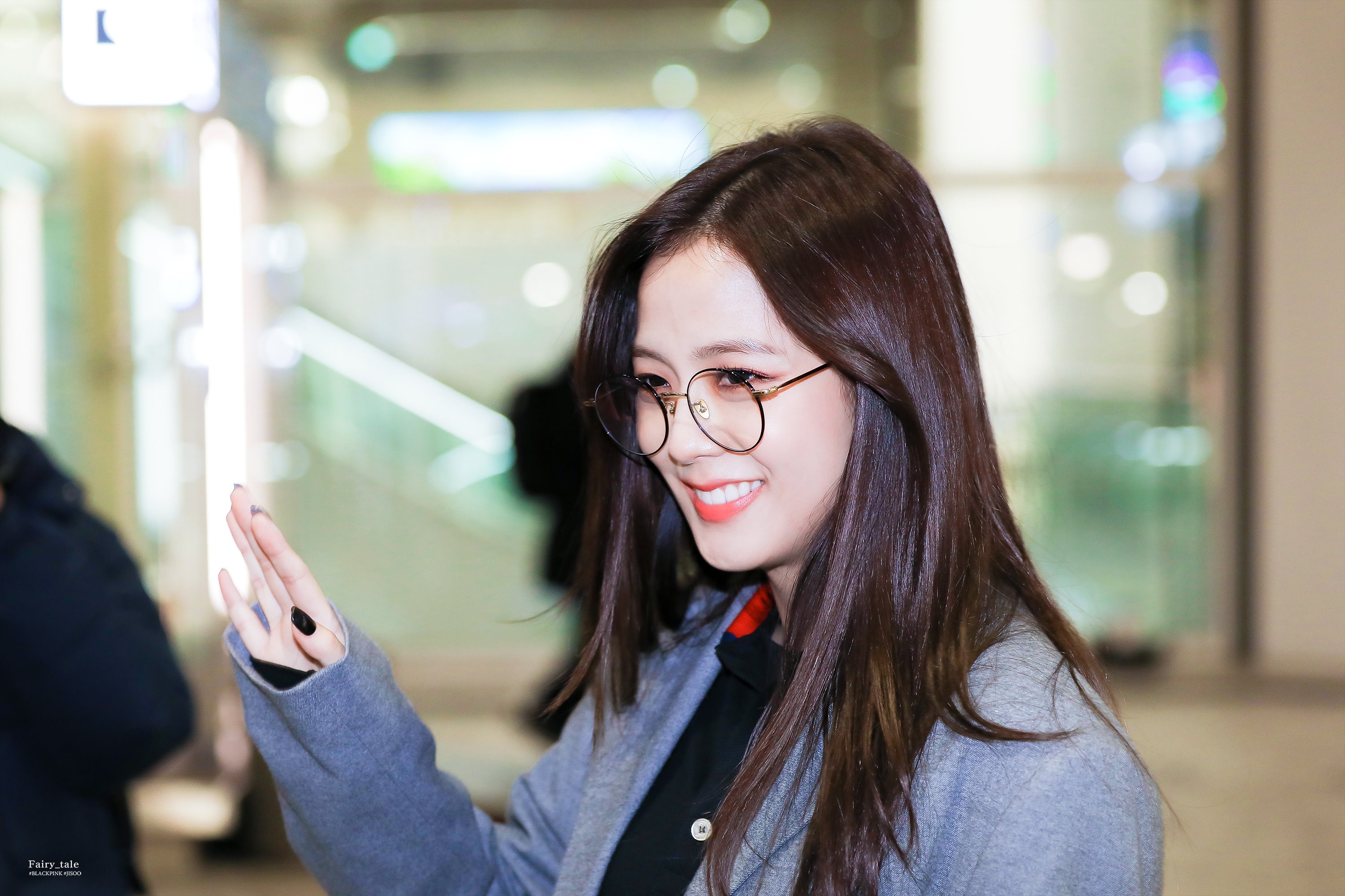 Jisoo Wave | Scrolller