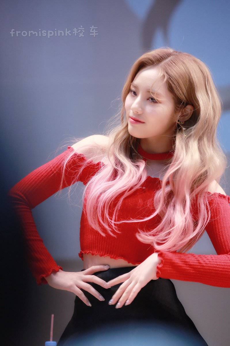 Jiwon pose | Scrolller