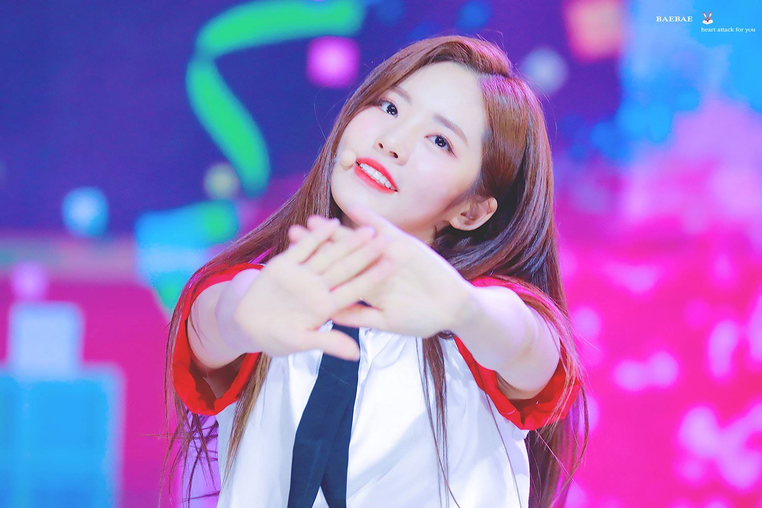 Jiwon stretching | Scrolller