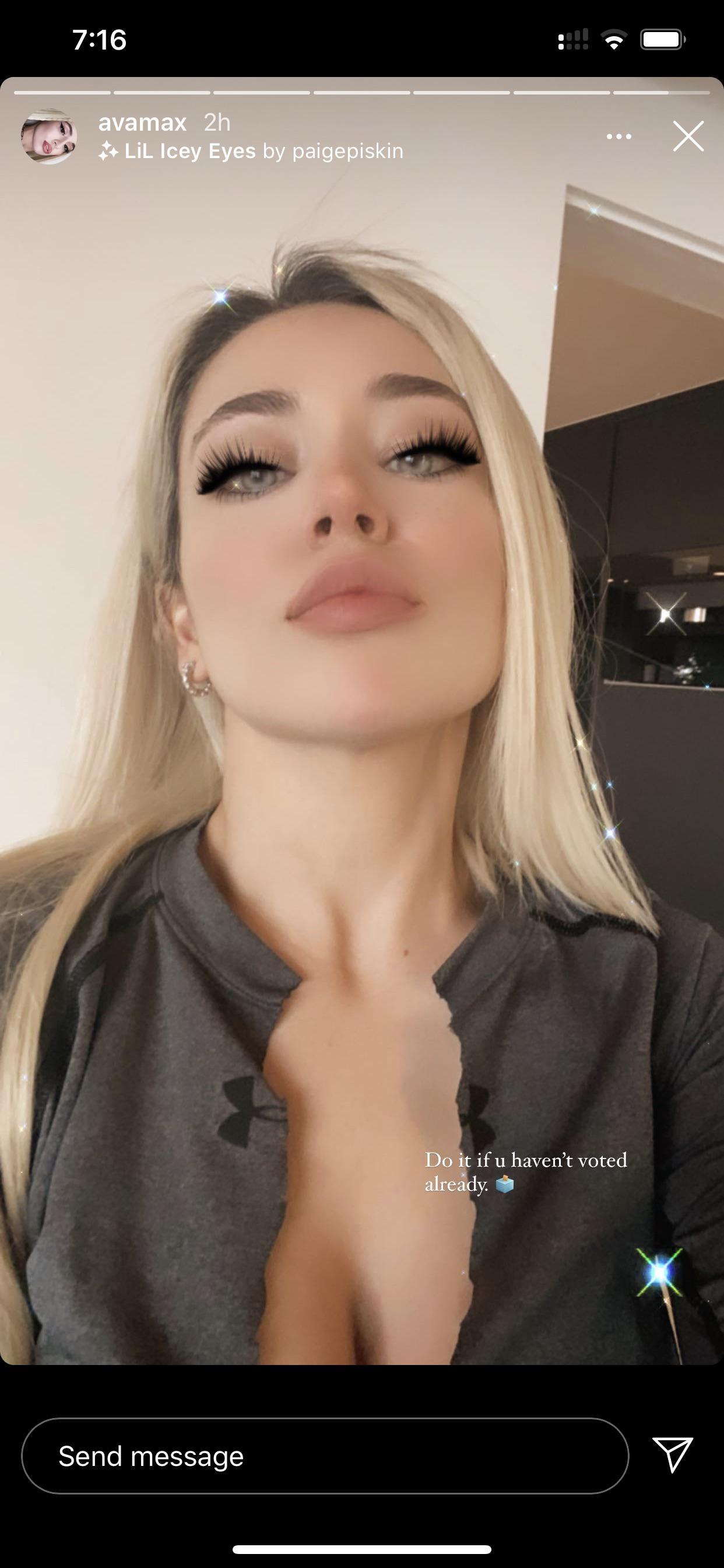 Sexy af has given me morning wood! Dm me. 🤤 | Scrolller