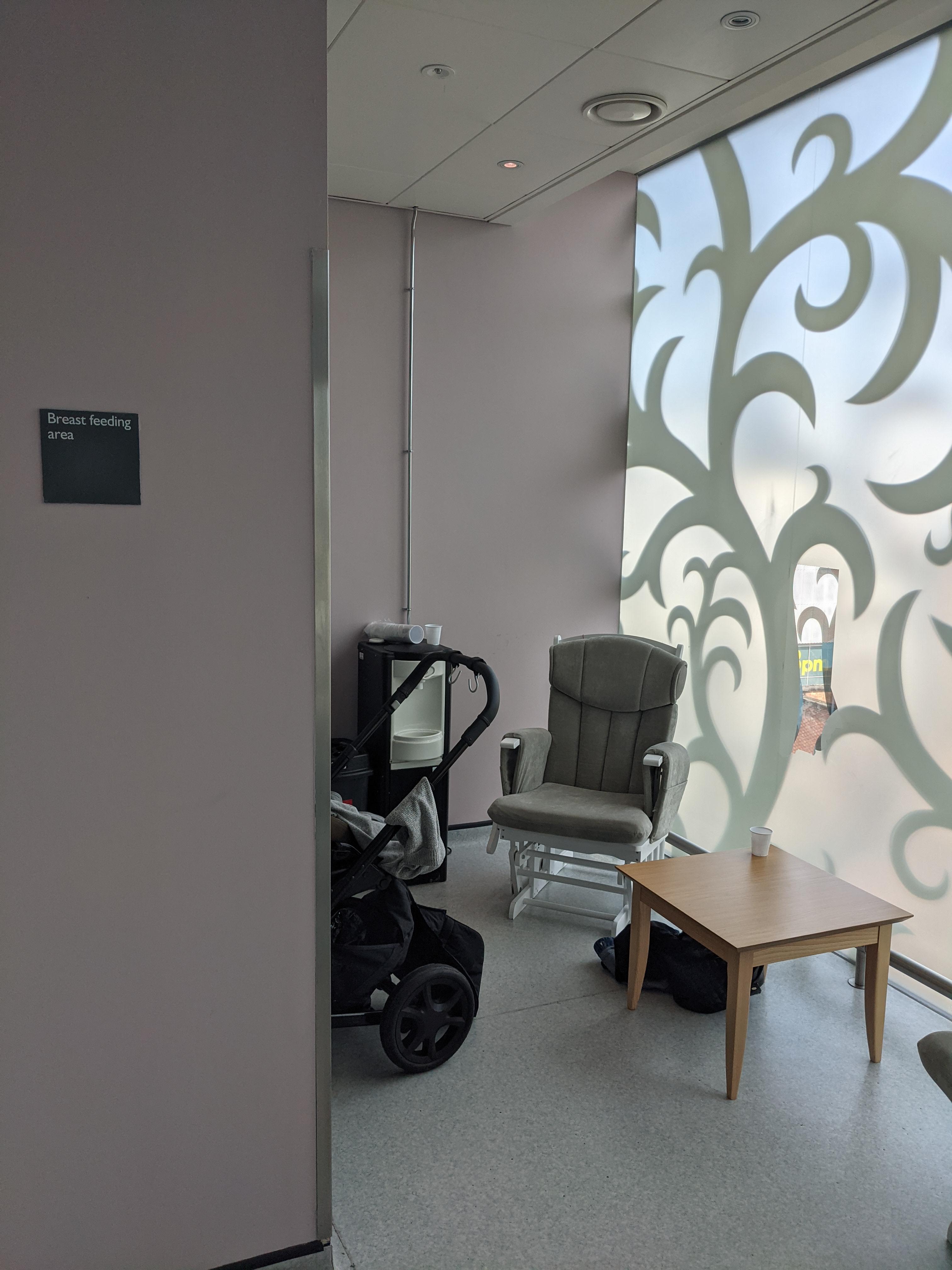 John Lewis breastfeeding area | Scrolller