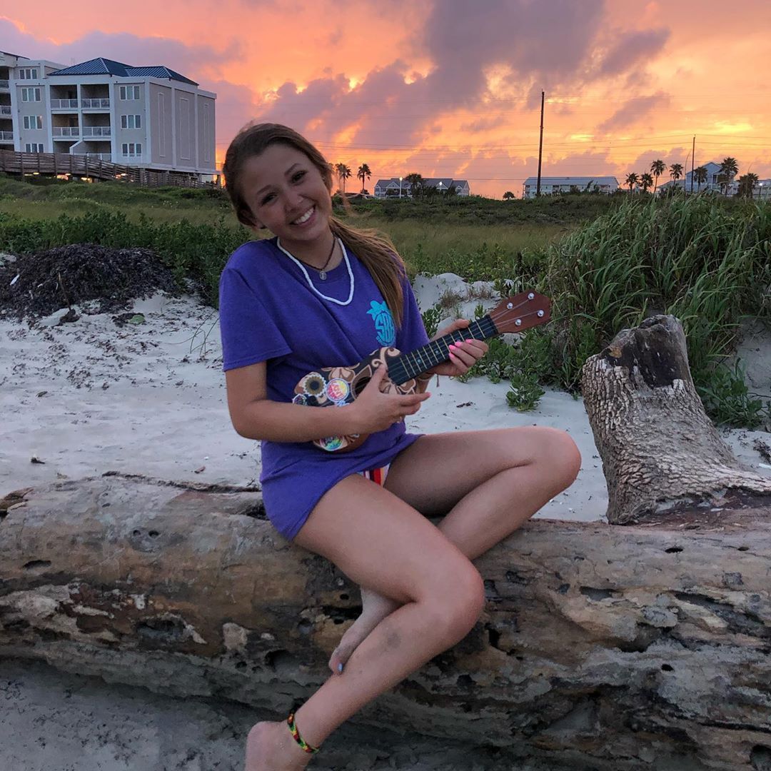 Join us for a bonfire | Scrolller