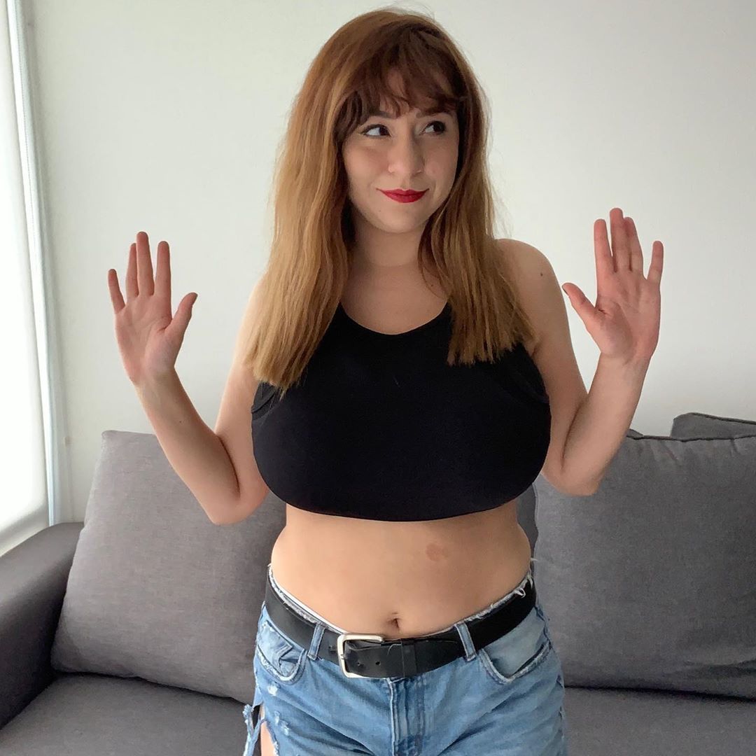 Josahandry Lia | Scrolller