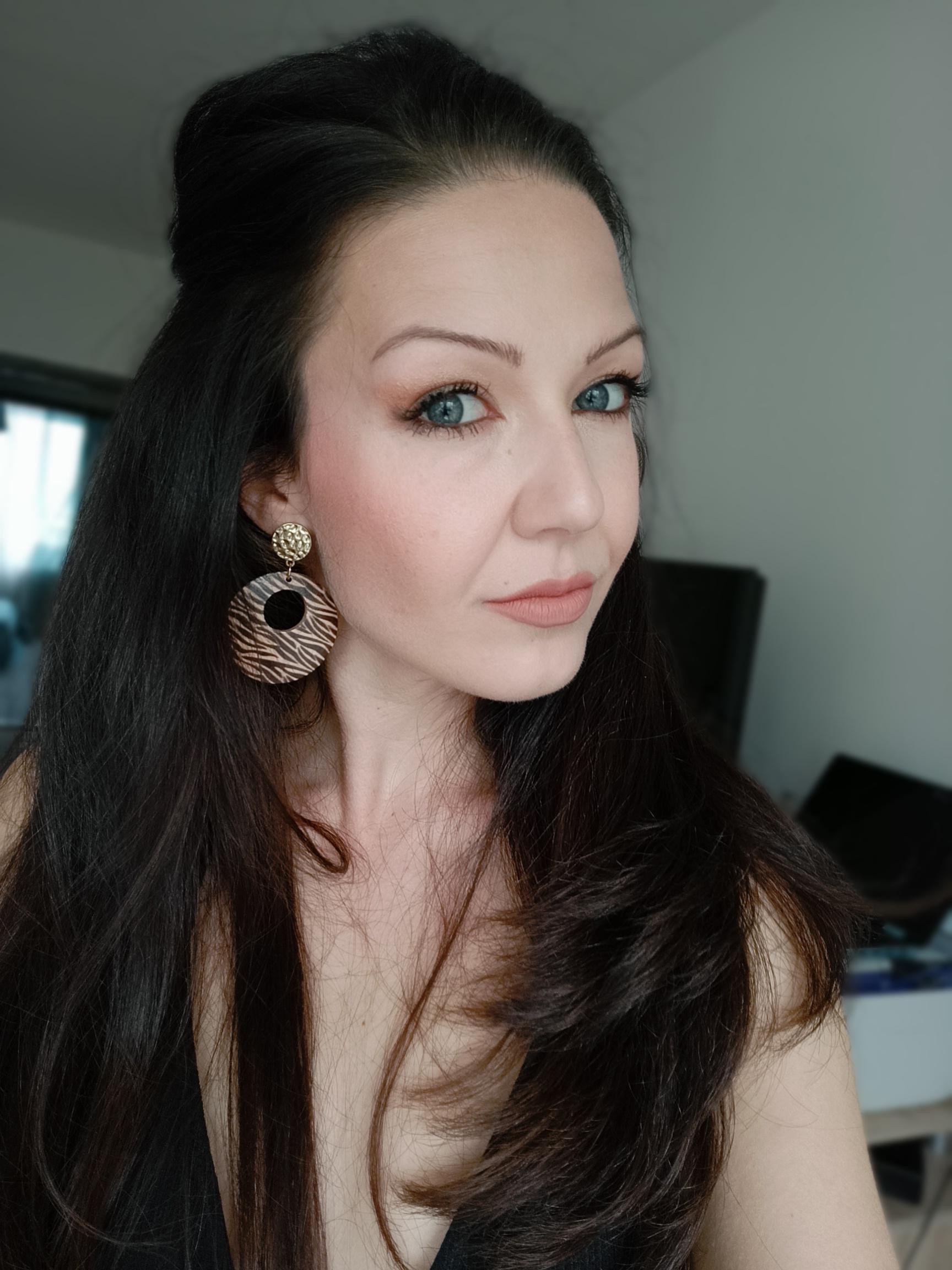 Juicy Mom Says Hi Scrolller