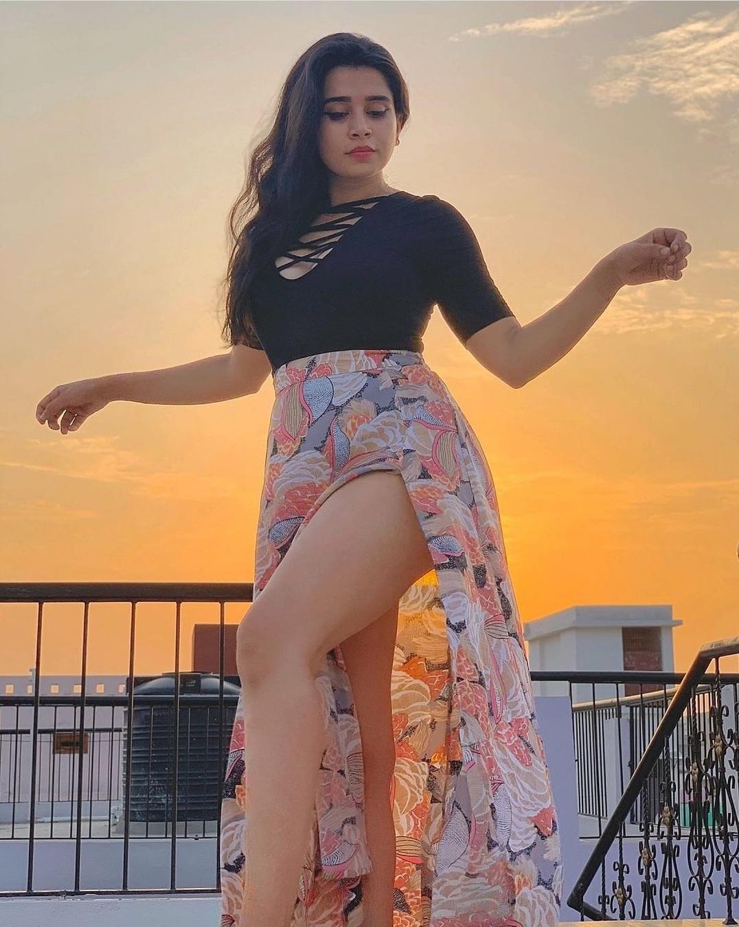 Juicy thick thighs 🤤🤩 | Scrolller