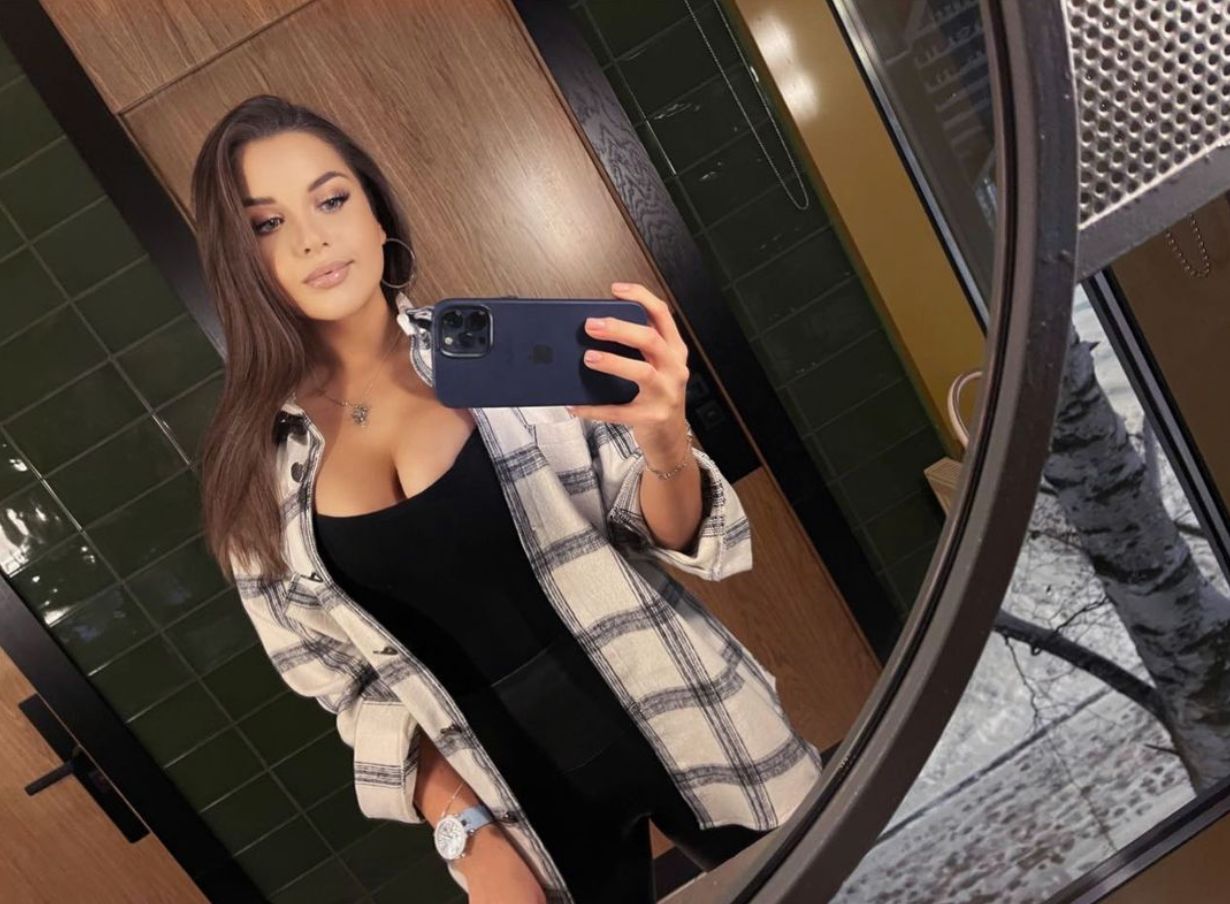 Julia In Plaid 2 | Scrolller