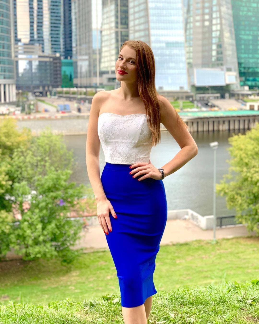 Julia Pelirroja | Scrolller