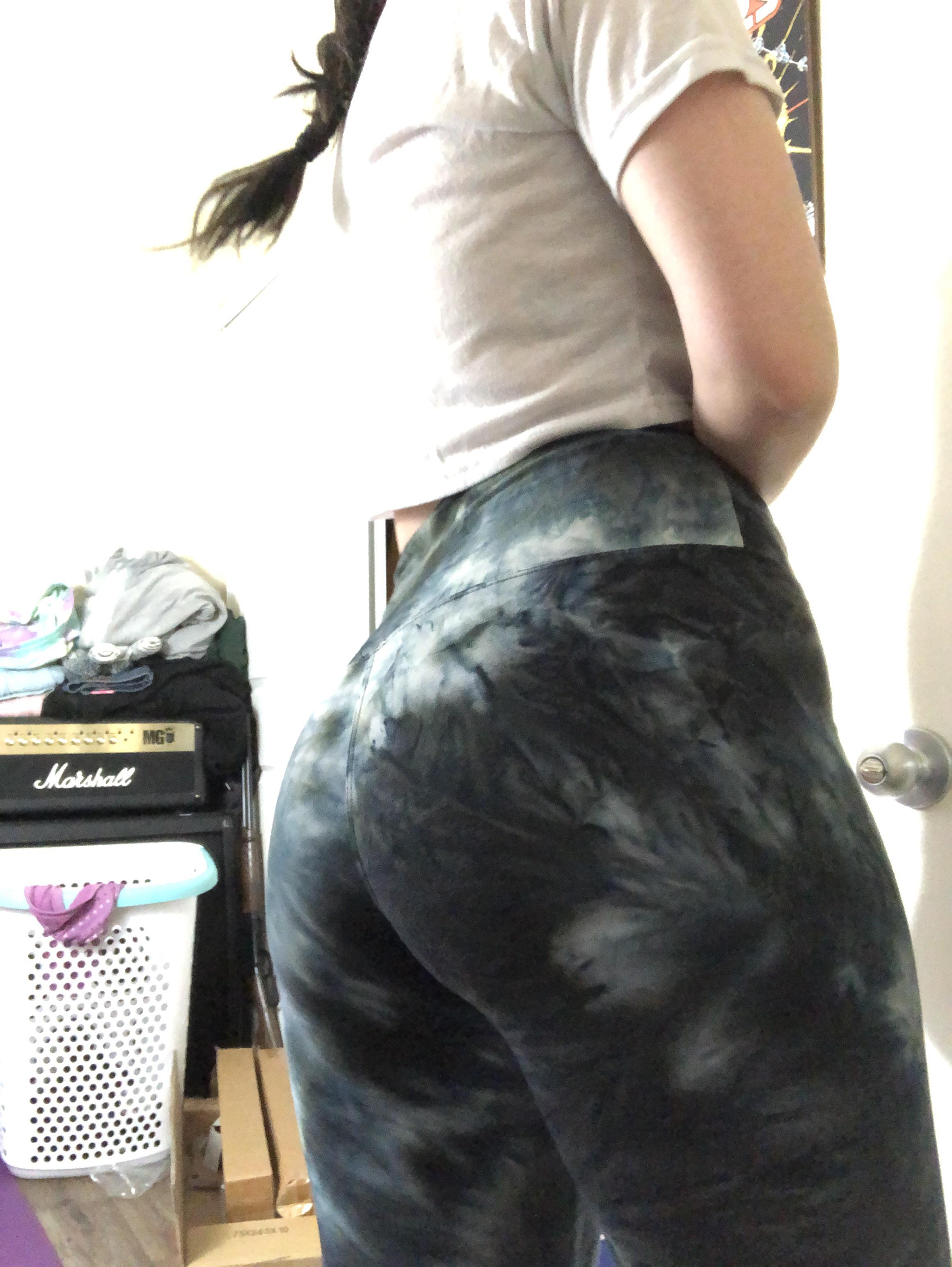 Just a quick side butt (OC) | Scrolller