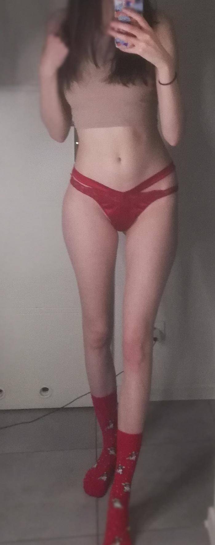 Just a simple mirror selfie 🙃 | Scrolller