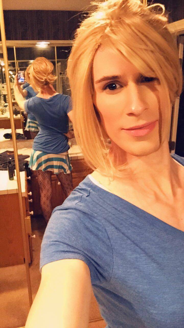 Just Another Sissy Selfie Scrolller