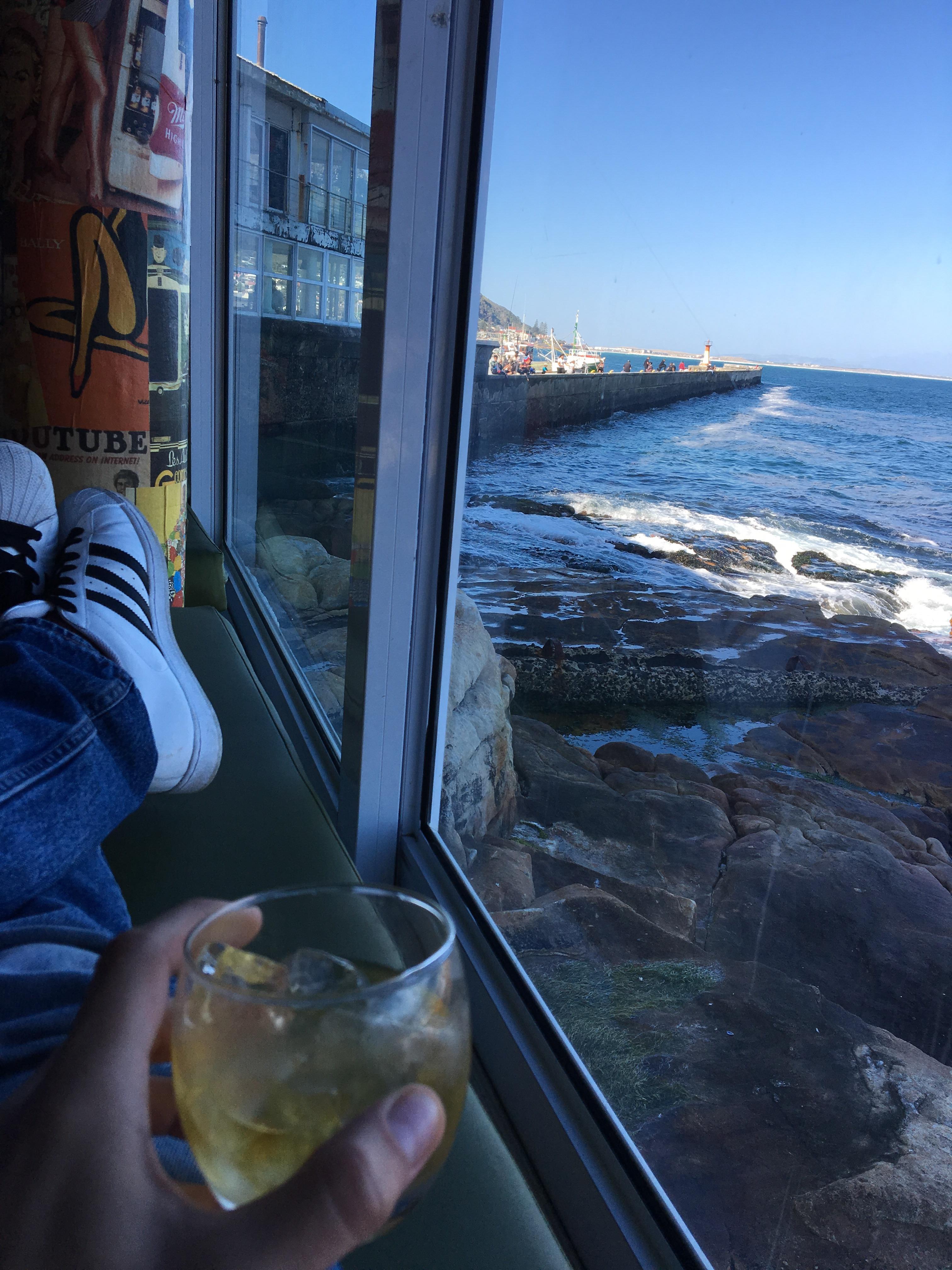 Just chillin | Scrolller