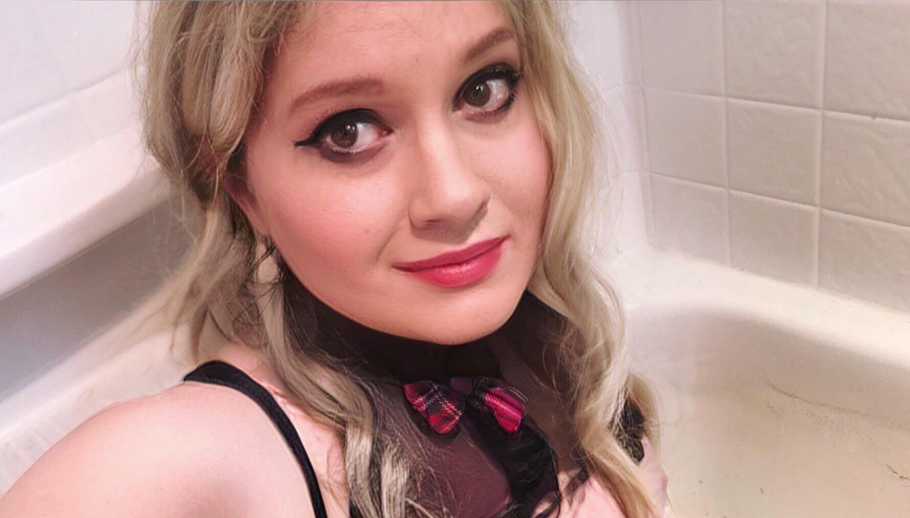 Just feeling cute ️ | Scrolller