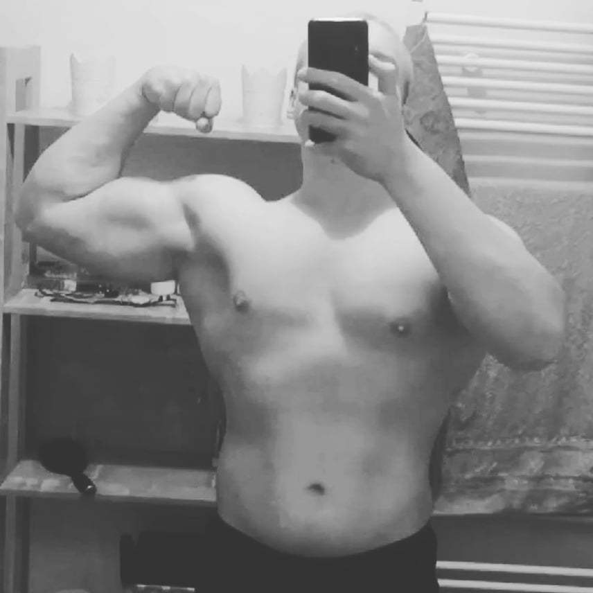 Just flexing | Scrolller