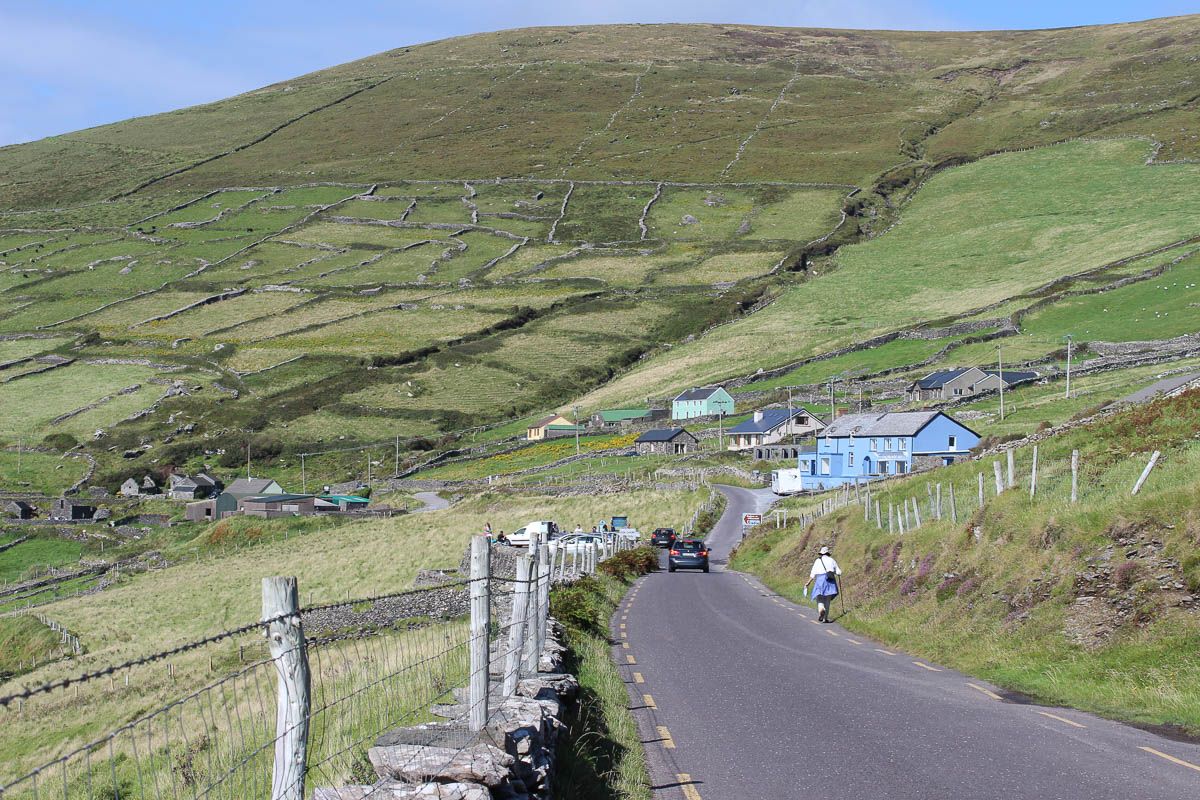 Just outside of Dunquin, along the Dingle Way, Ireland [OC][1192x794] | Scrolller