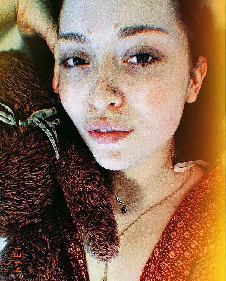 just wanna binge watch studio ghibli, wanna join? 💓 [f23] | Scrolller