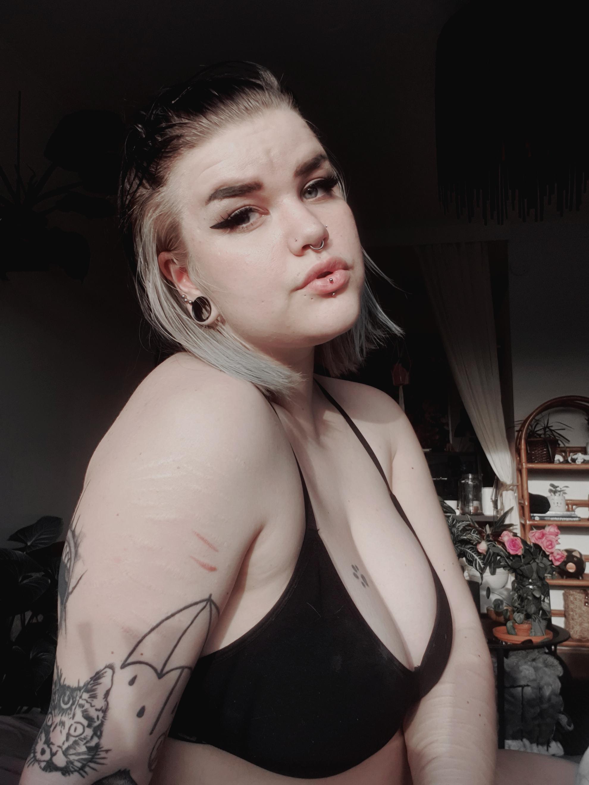 Just your favorite alternative girl from Finland 😉 | Scrolller