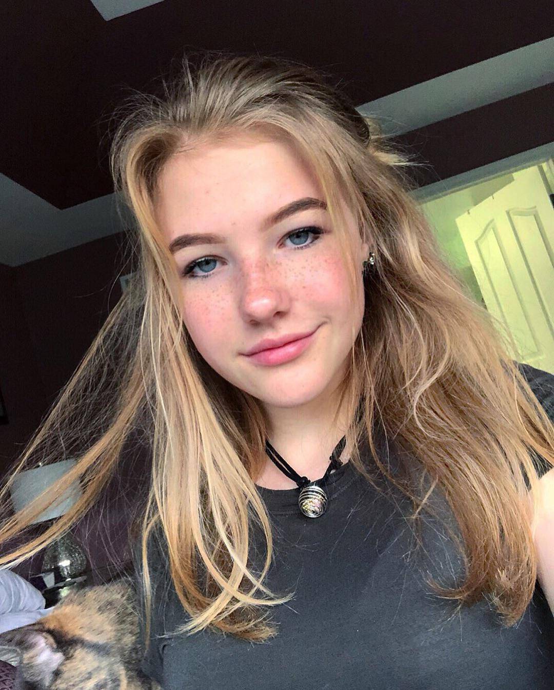 Kailey Lemanek | Scrolller