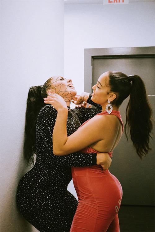 Kali Uchis & Jorja Smith | Scrolller