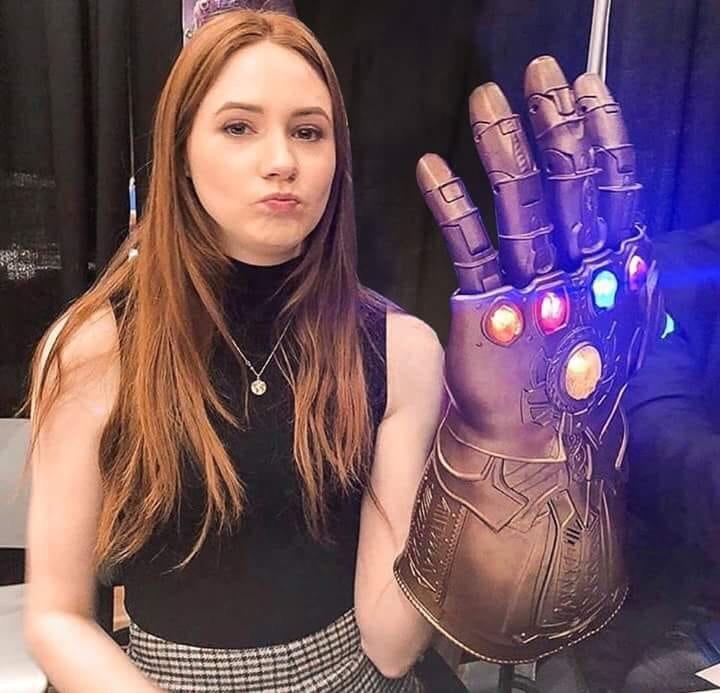 Karen Gillan with the Infinity Gauntlet | Scrolller