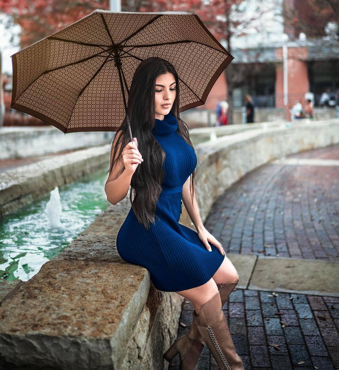 Karen Vi | Scrolller