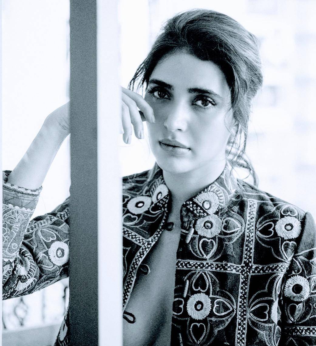 Karishma Tanna - those melons look heavenly | Scrolller