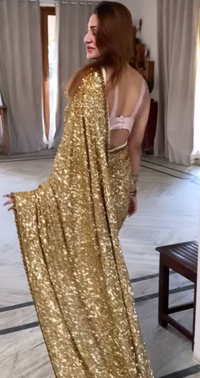 Karrishma Kar | Scrolller