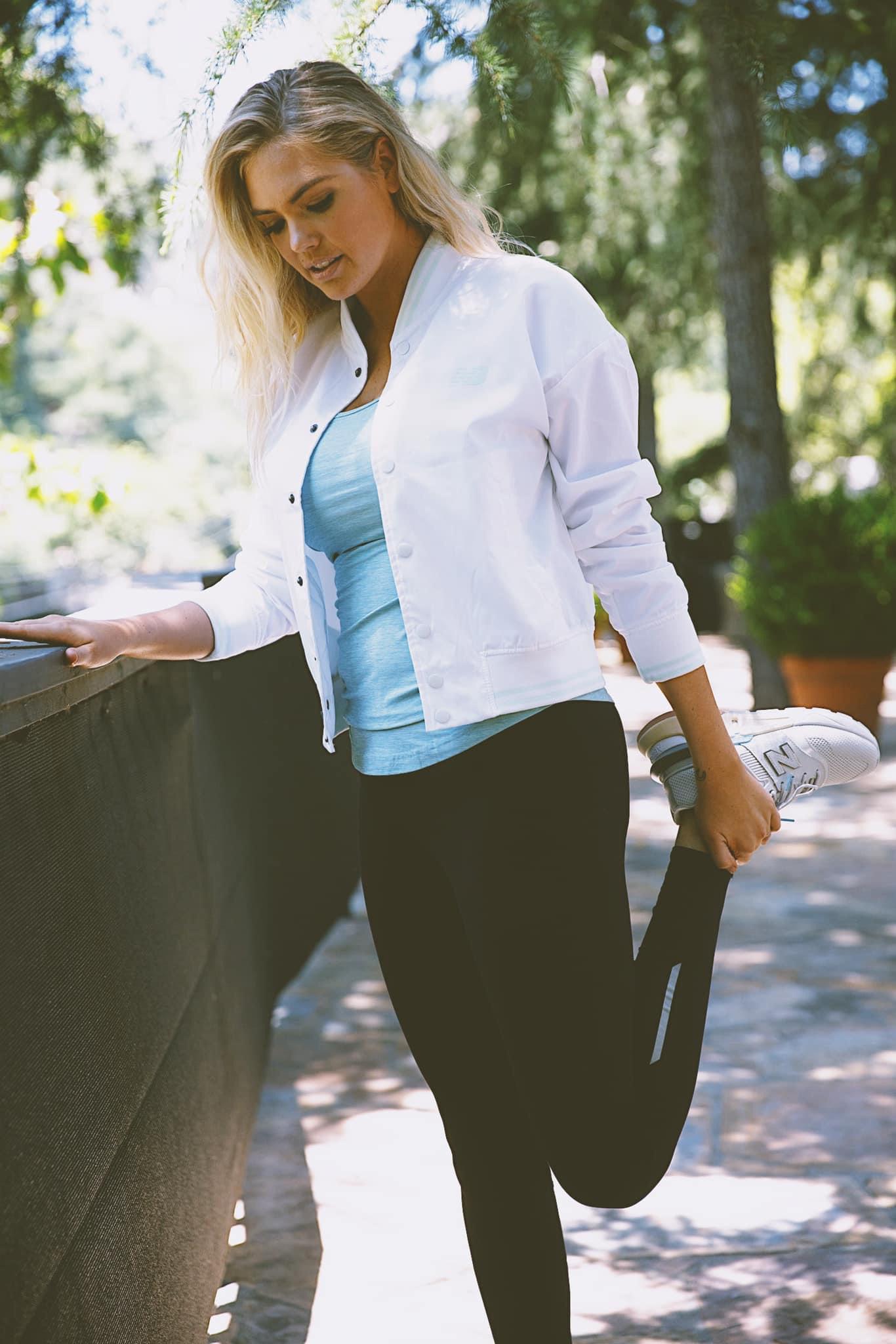 Kate Upton Scrolller