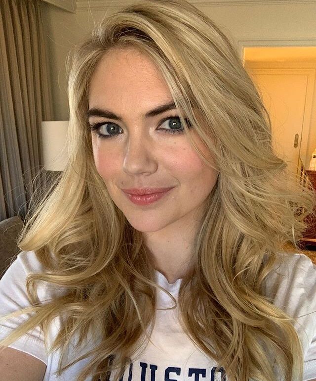 Kate Upton Scrolller