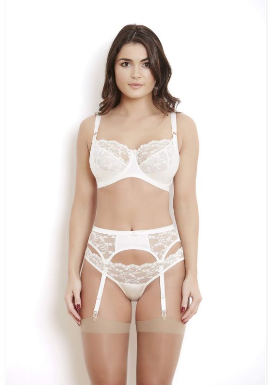 Katherine Hamilton | Scrolller