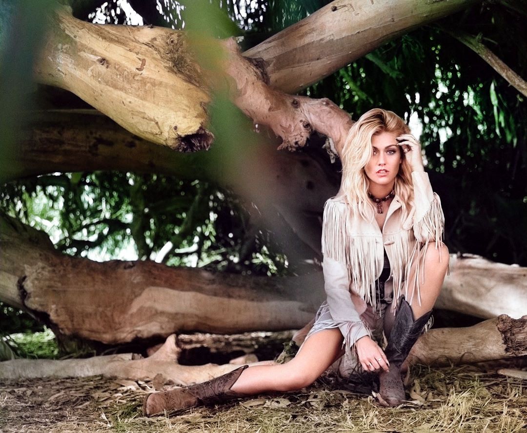 Katherine McNamara | Scrolller