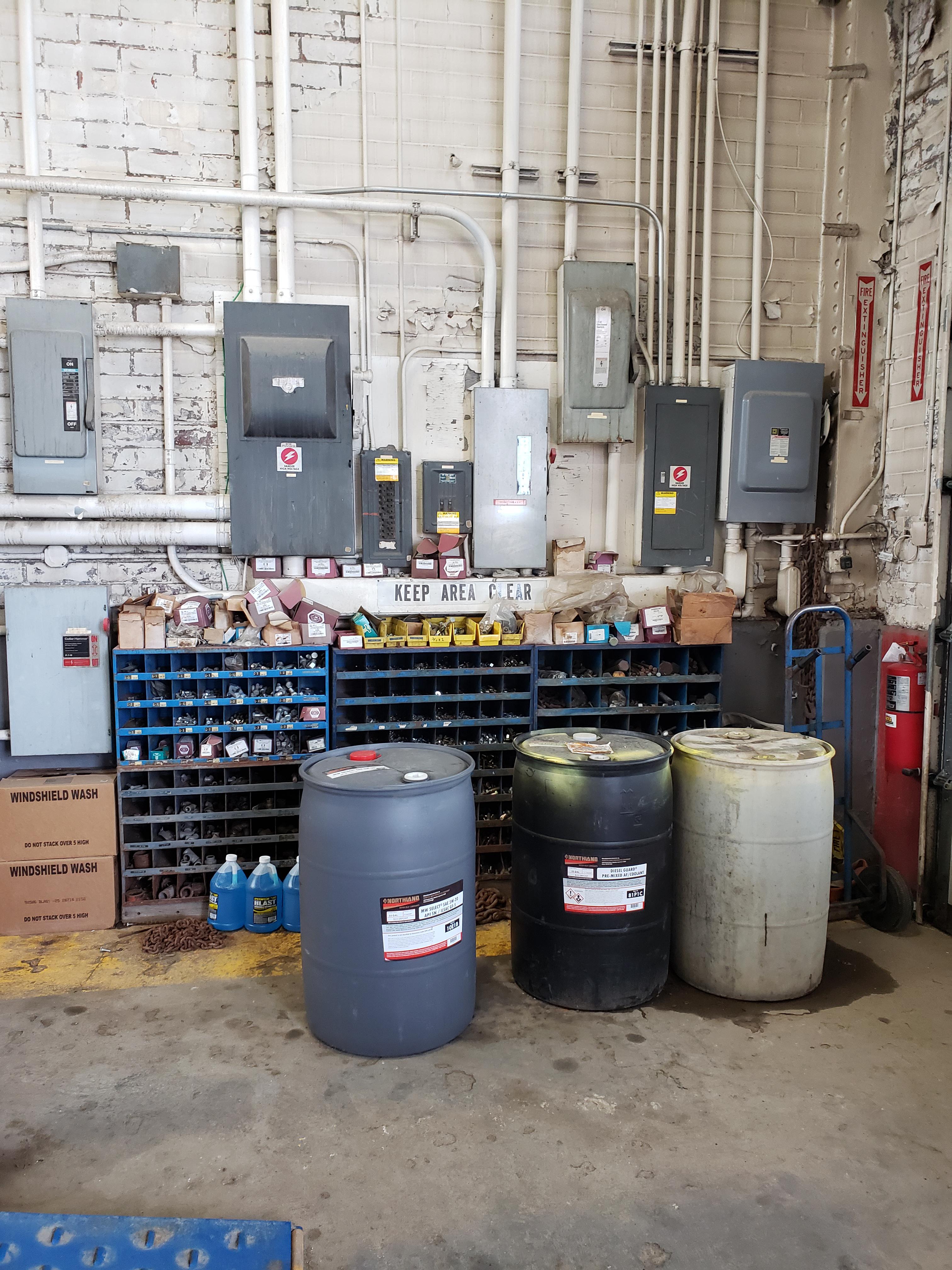 "Keep area clear" | Scrolller