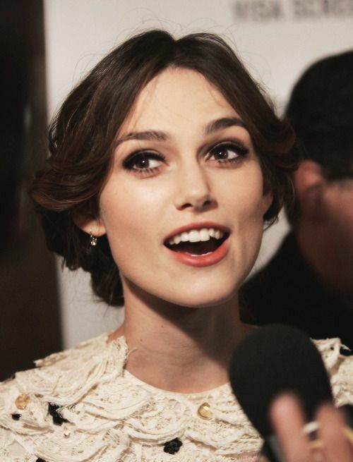 Keira Knightley Caught Being Absolutely Perfect | Scrolller