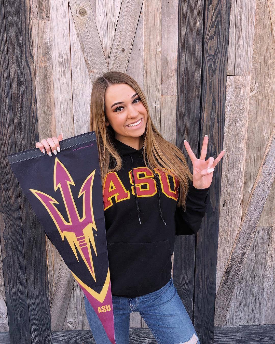 Kellie Glenn | Scrolller