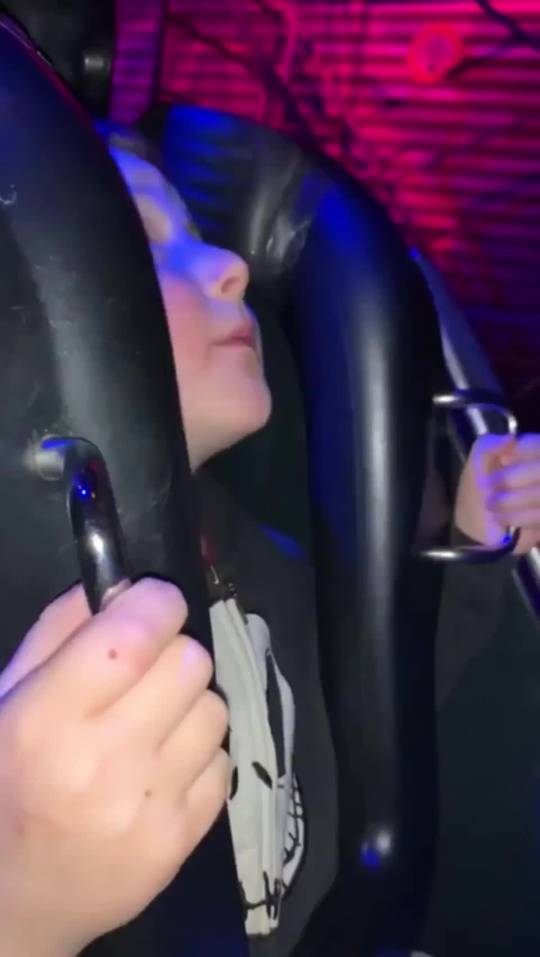 Kid instantly regrets his decision | Scrolller