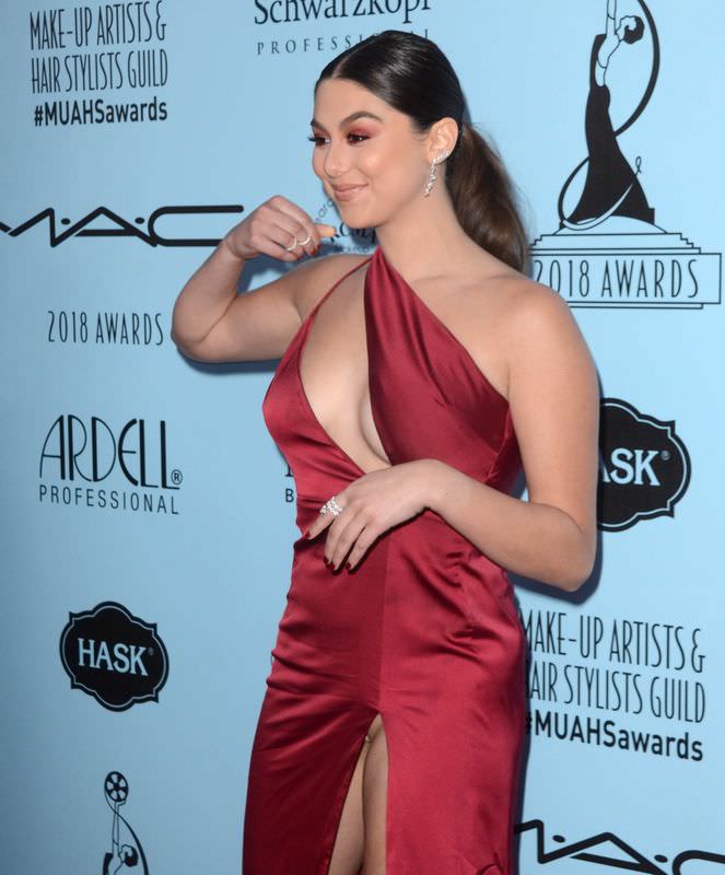Kira Kosarin | Scrolller