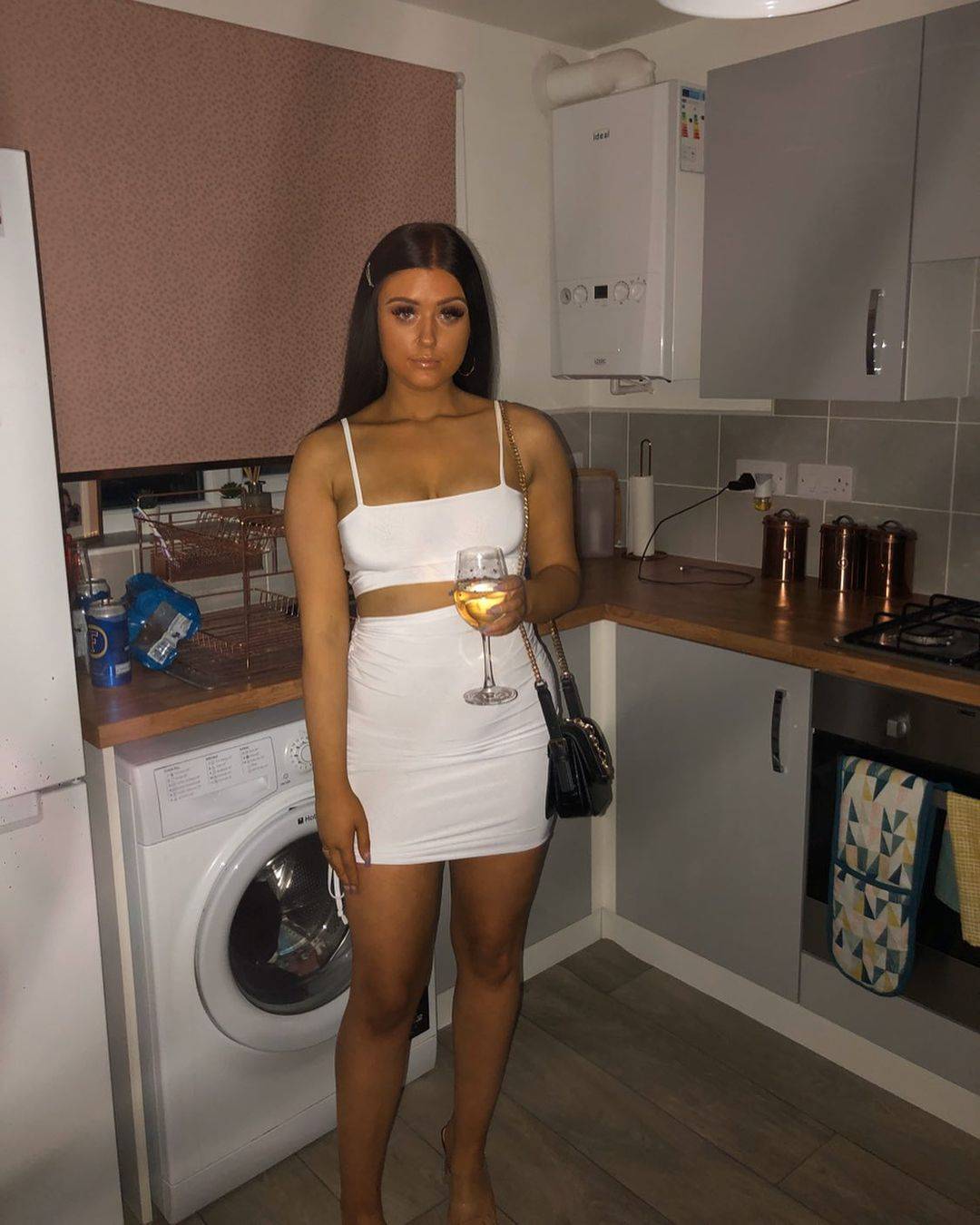 Kitchen cutie | Scrolller